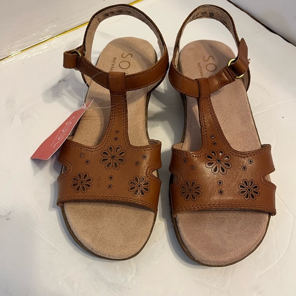 SOUL Naturalizer | Shoes | Naturalizer Soul Womens Leather Sandal Size ...